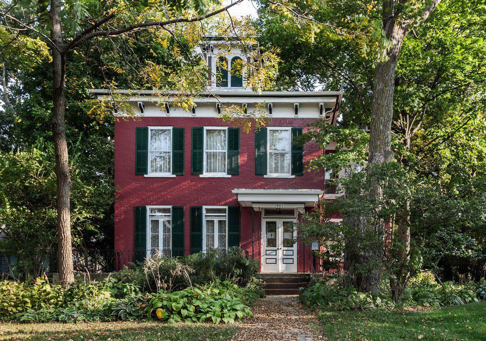 5 Haunting Homes Of Illinois