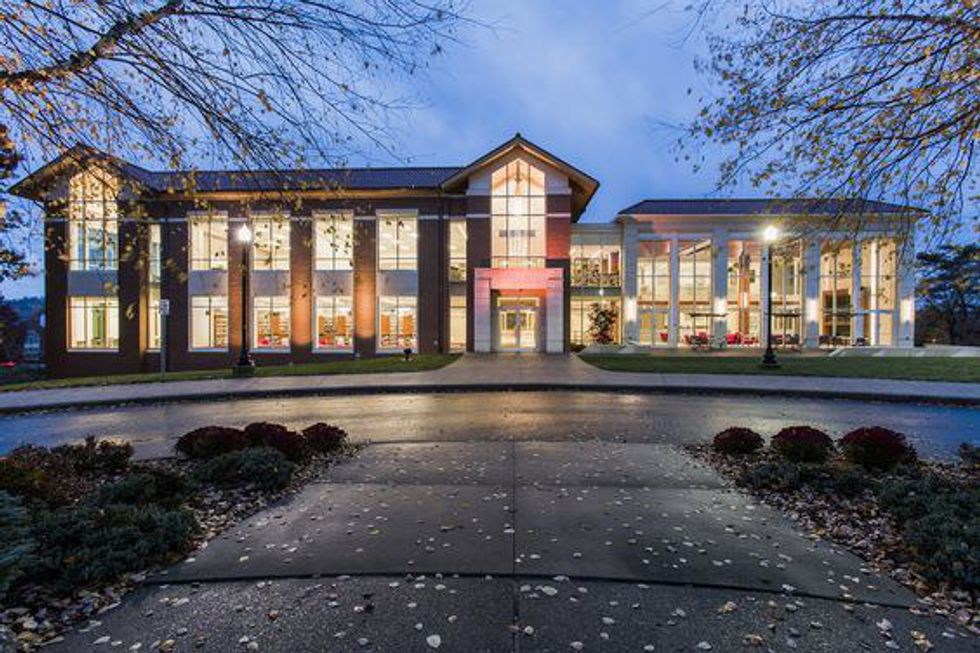 10 Ways To Tell You Went To A Small College