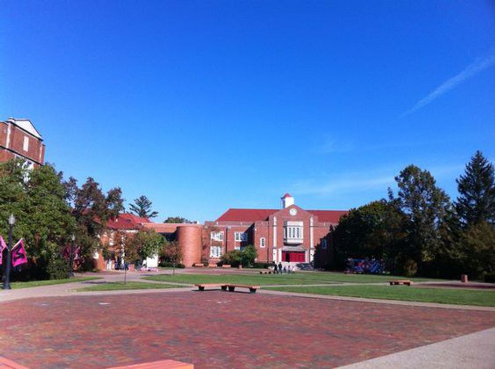 10 Ways To Tell You Went To A Small College