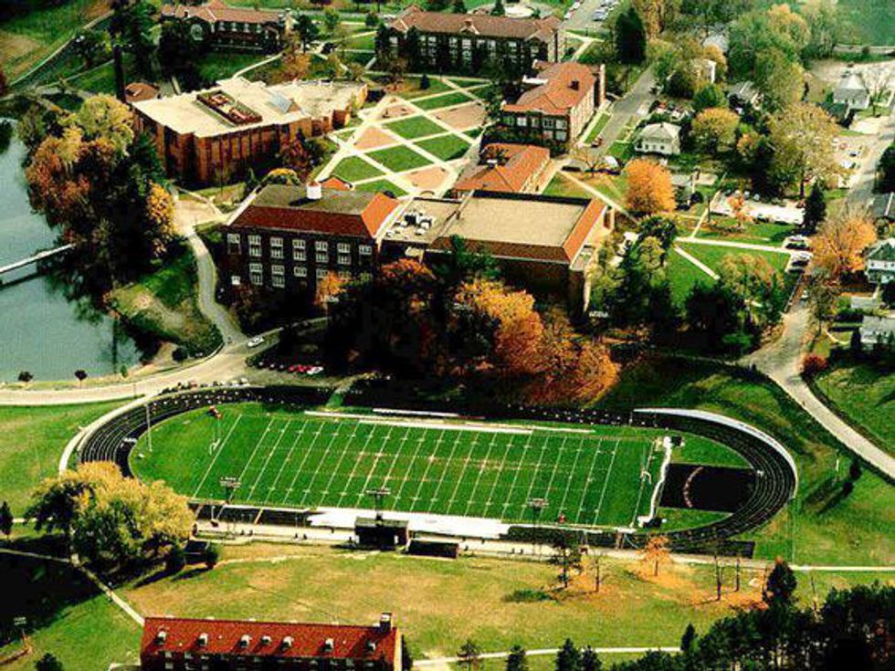 10 Ways To Tell You Went To A Small College