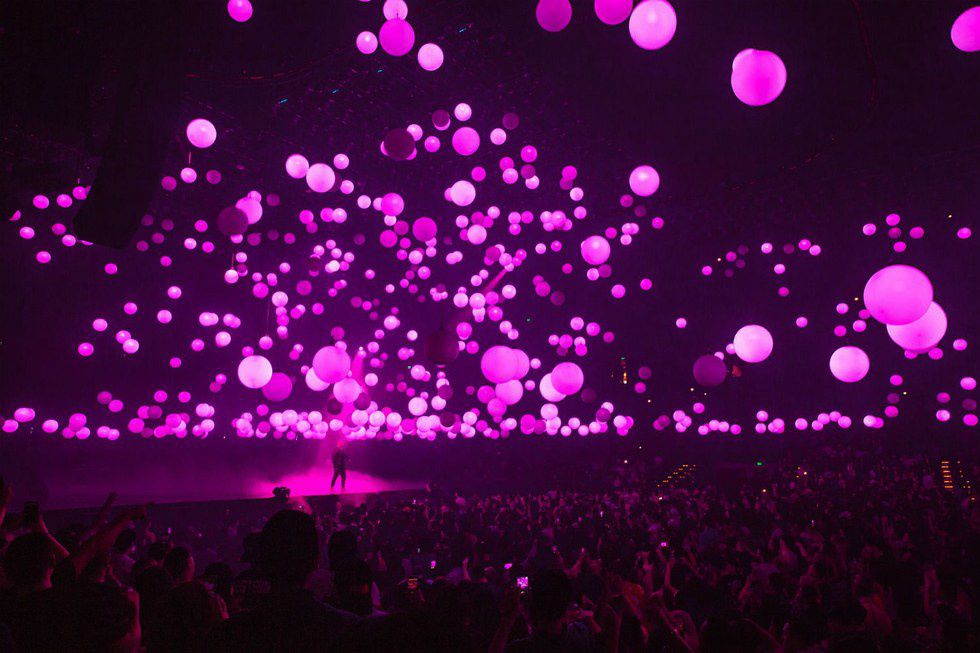 16 Thoughts You Have During a Drake Concert