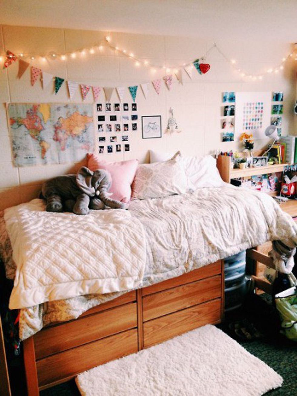 10 Stages Of Moving Into Your Dorm Room