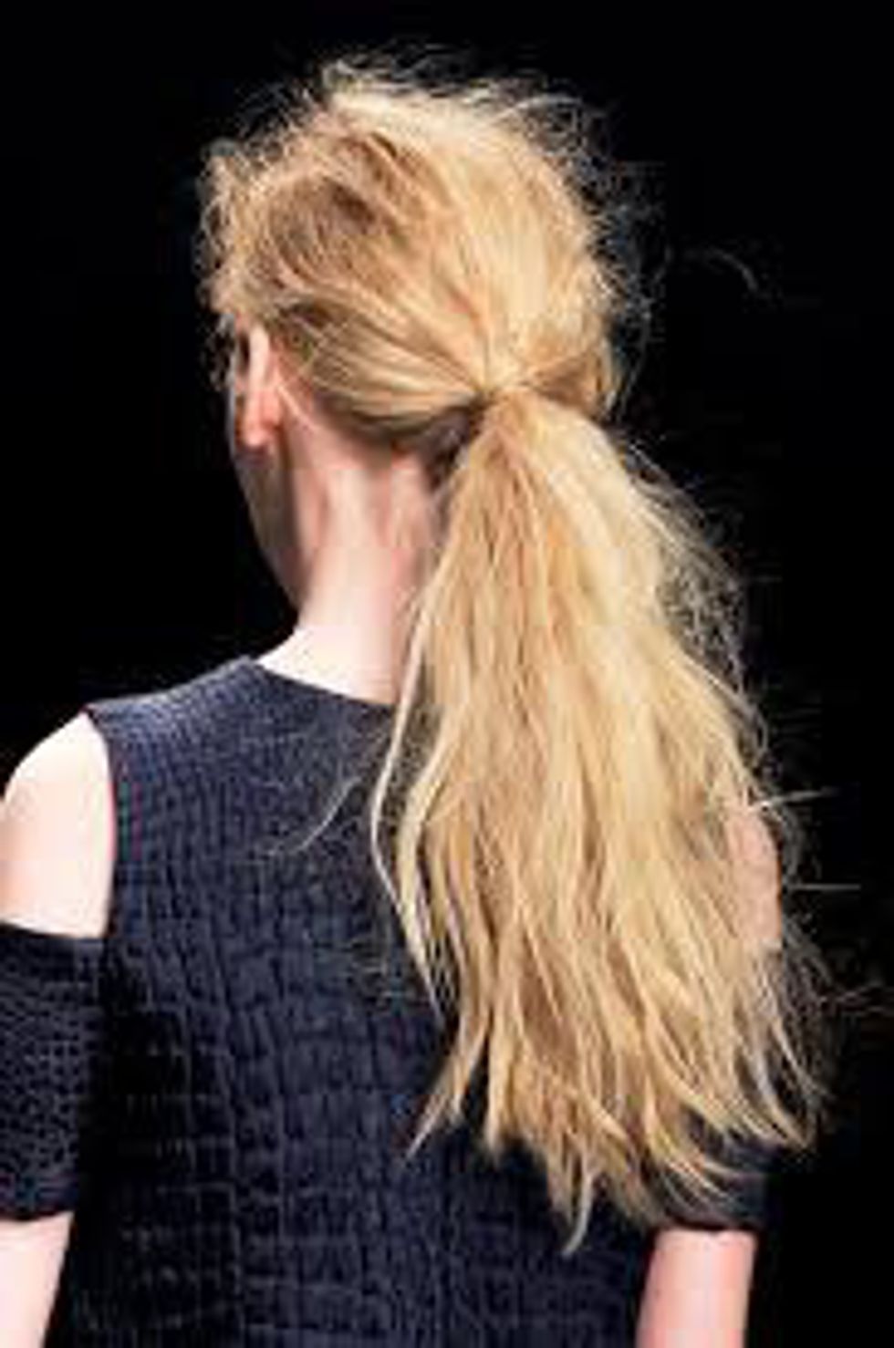8 Signs You Have Frizzy Hair