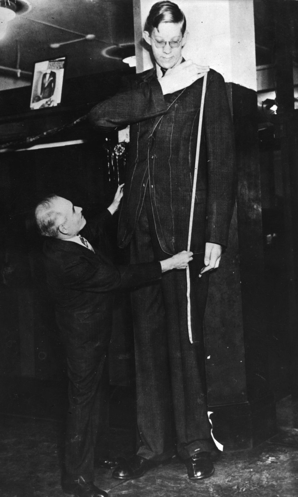 PHOTO History In Pictures Shares Photo Of World s Tallest Man On PHOTO History In Pictures Shares Photo Of World s Tallest Man On