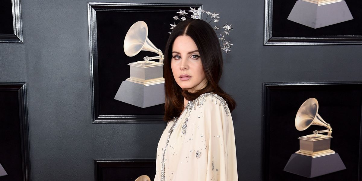 Lana Del Rey Breaks Down on Stage After Kidnap Attempt - PAPER Magazine