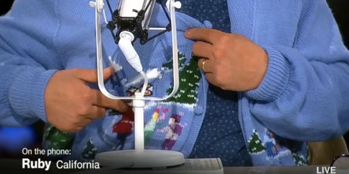 There's an incredible story behind Glenn's sweater - Glenn Beck