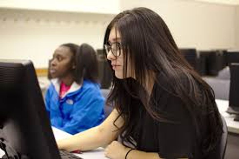 The 7 Social Cliques In High School And Their Standings In Teen Hierarchy