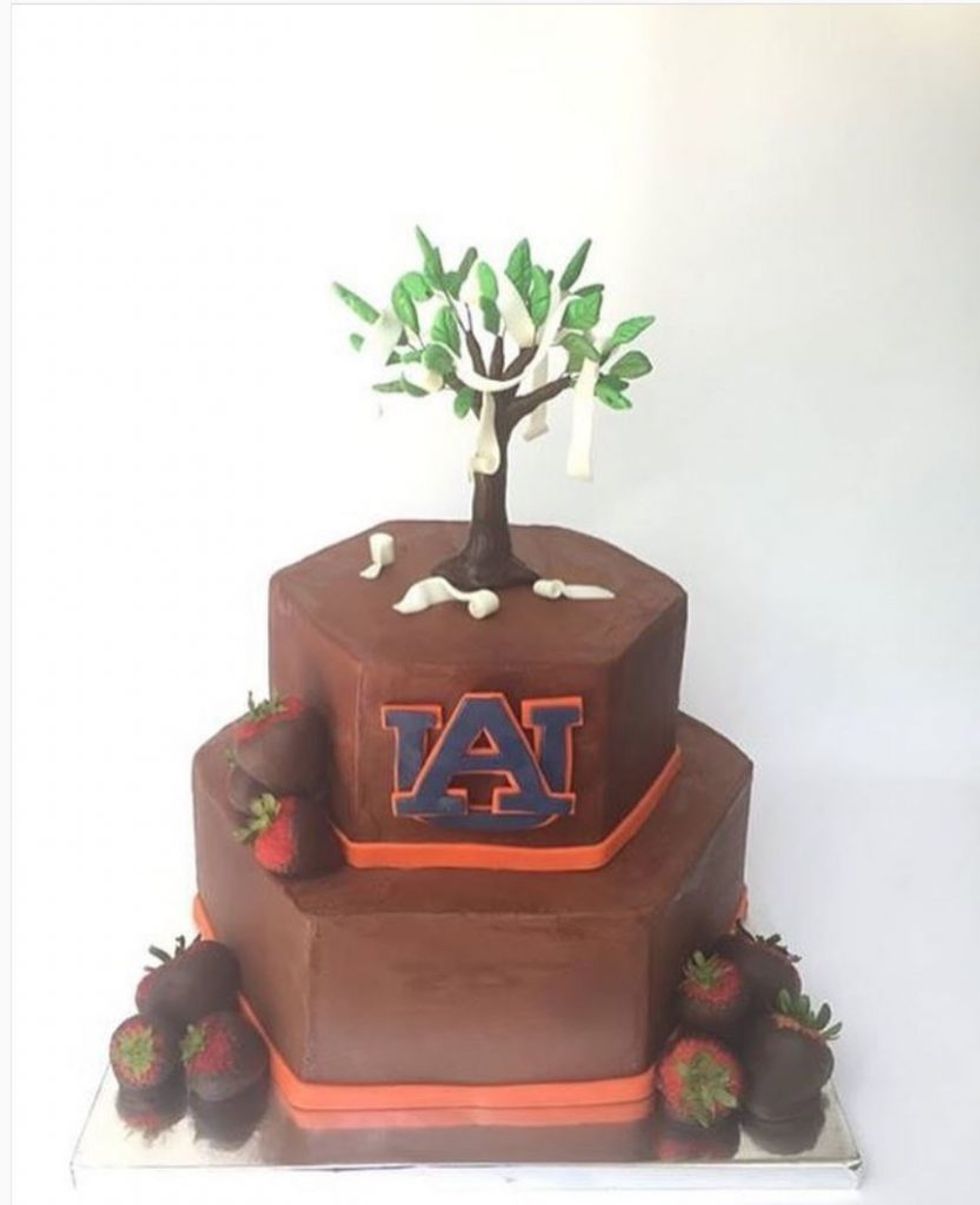 18 uniquely Southern groom's cakes - It's a Southern Thing