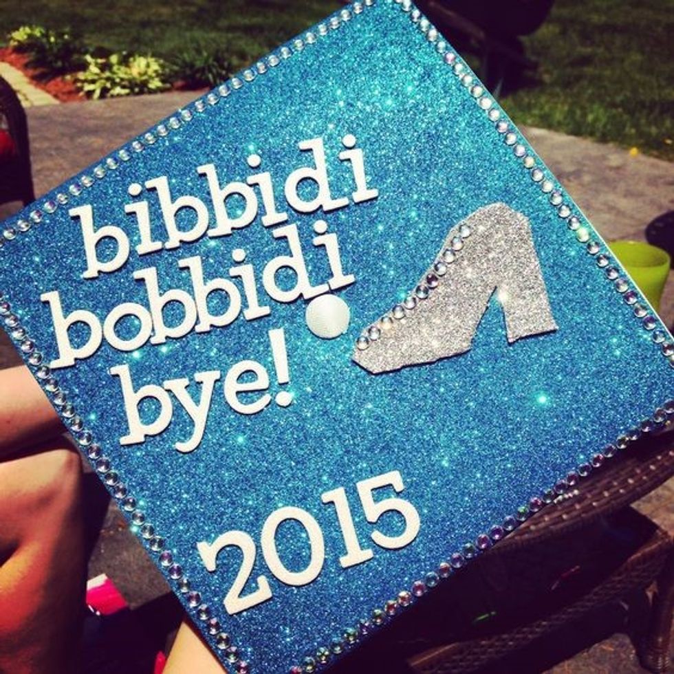 15 Graduation Cap Ideas Perfect For Disney Lovers