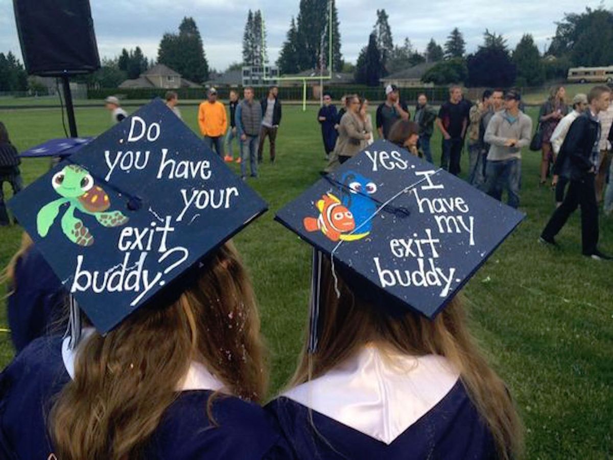 15 Graduation Cap Ideas Perfect For Disney Lovers