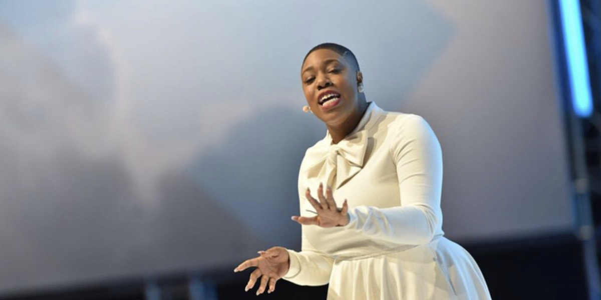 Symone Sanders Brilliantly Defends Rocking Her Long Nails On CNN ...