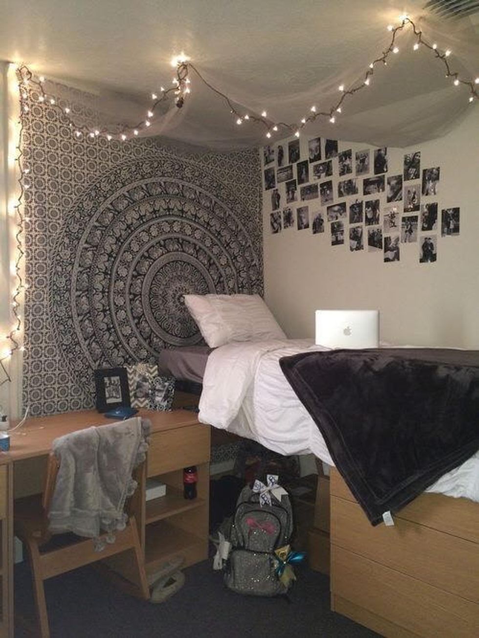 10 Ways To Decorate Your Dorm Room This Fall