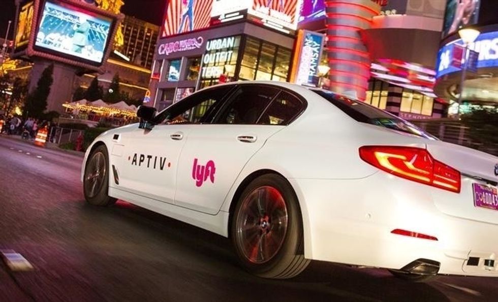 Autonomous taxis are now available in Las Vegas, by Lyft - Gearbrain