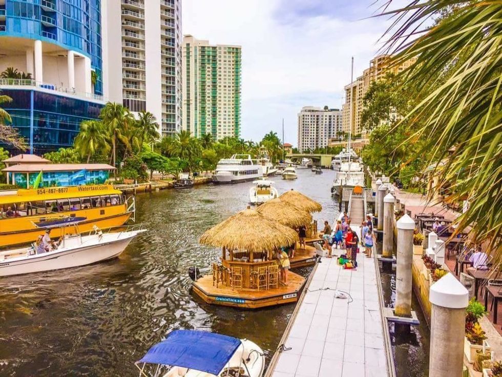 Floating tiki bars are a thing and now we have our summer plans - It's ...