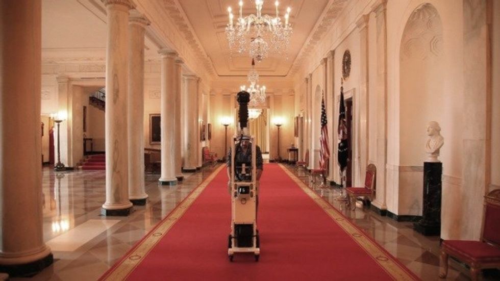 1600 Pennsylvania Avenue: The Ghosts Inside The White House