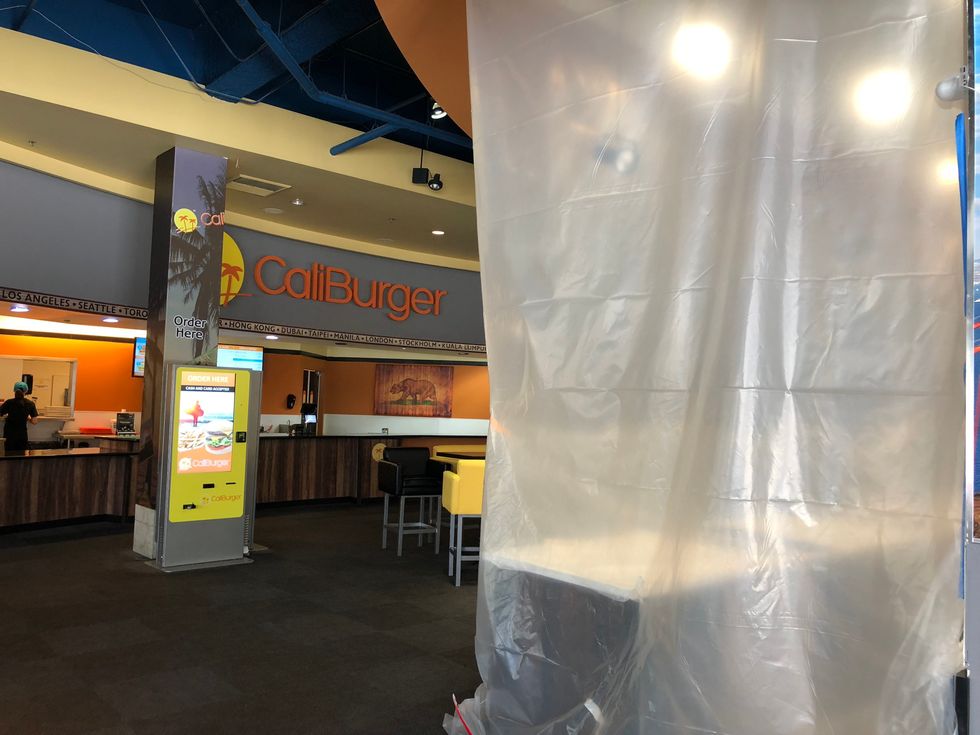 Flippy, CaliBurger's hamburger-making robot is back at work - Gearbrain