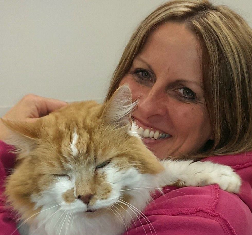 Woman Gave Kitten a Home, 30 Years Later, They Are Still Together ...