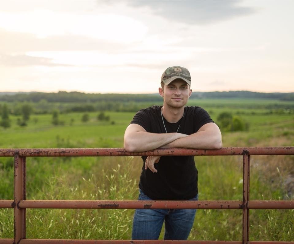 Up-and-coming new country artist Sean Stemaly