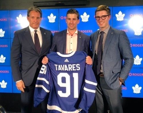 john tavares signs with the toronto maple leafs