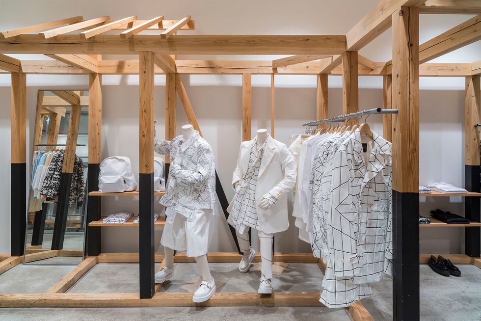 DSMNY's Refresh Includes a Gigantic Cardboard Brooke Shields - PAPER ...