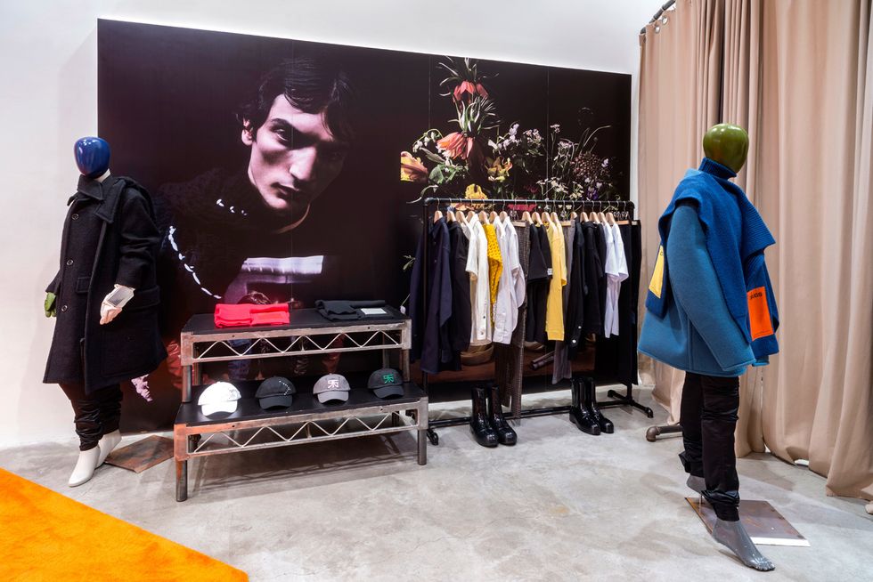 DSMNY's Refresh Includes a Gigantic Cardboard Brooke Shields - PAPER ...