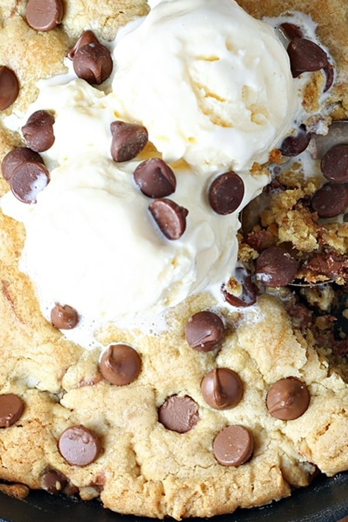 One Pan Skillet Chocolate Chip Cookie | Let's Dish Recipes - My Recipe ...