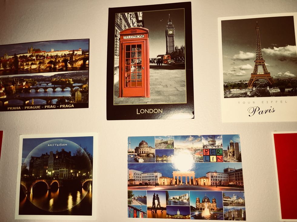 why you should send post cards when you travel