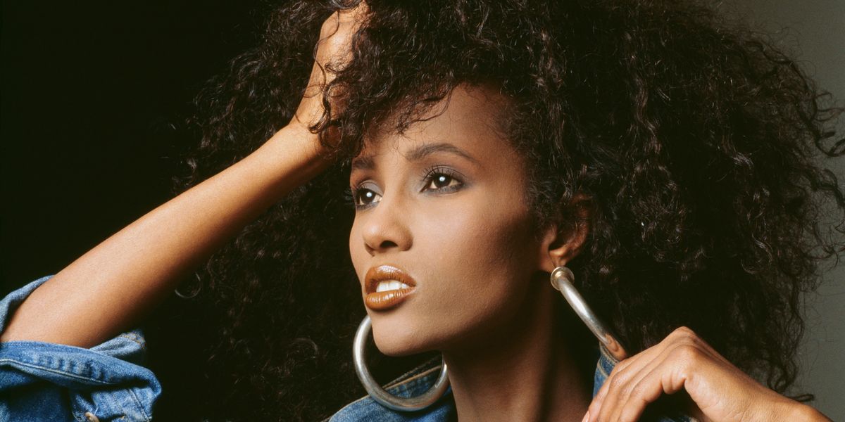 10 Iconic Fashion Moments From Supermodel Iman - PAPER Magazine
