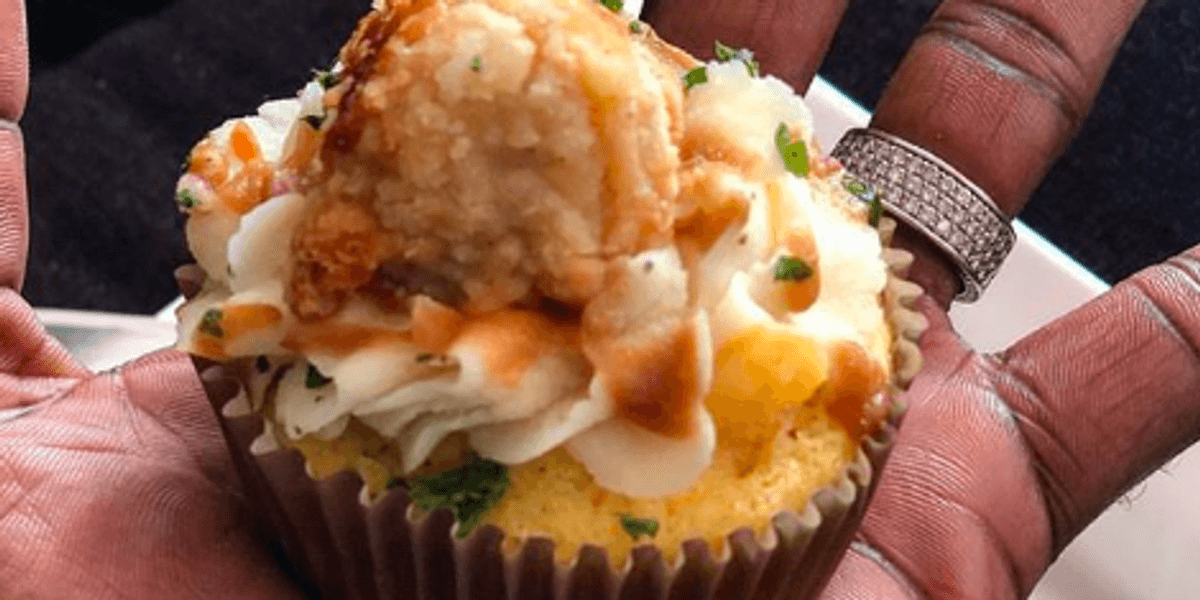 How in the world did a Southerner not think of the soul food cupcake ...
