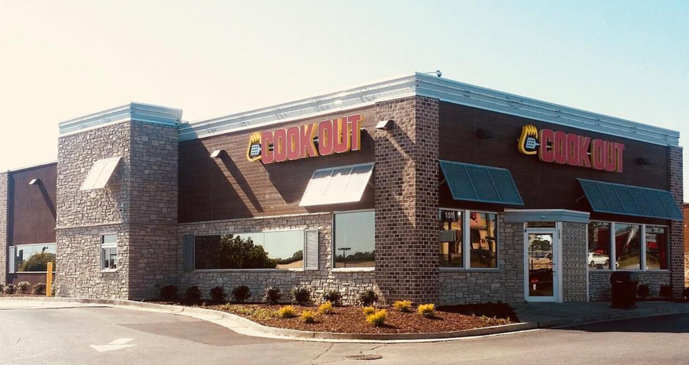 10 Cookout Trays For The College Kids Who Only Have $5