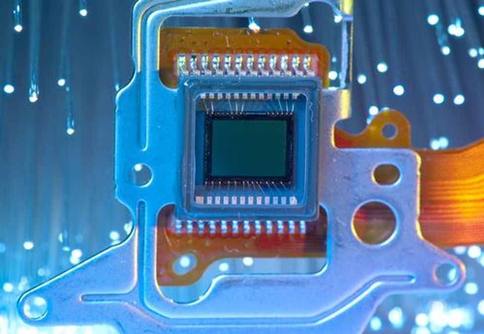 New IBM Chip Can Download 500 HD Movies per Second - Big Think New IBM Chip Can Download 500 HD Movies per Second - Big Think