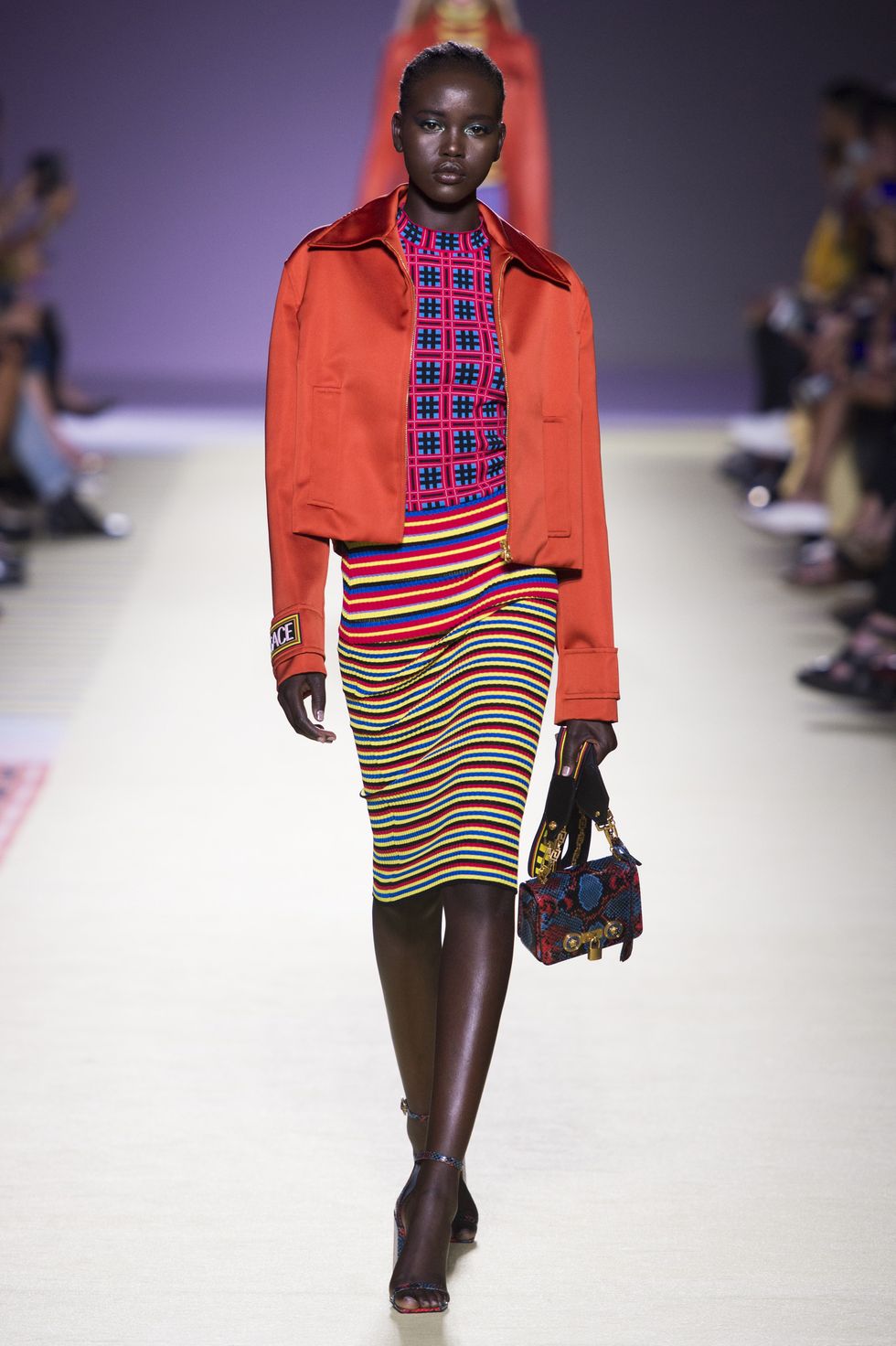 '90s Supermodel Shalom Harlow Returns to the Versace Runway - PAPER ...