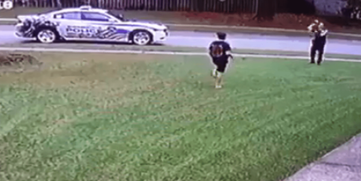 South Carolina police officer stops to play catch with boy who was ...