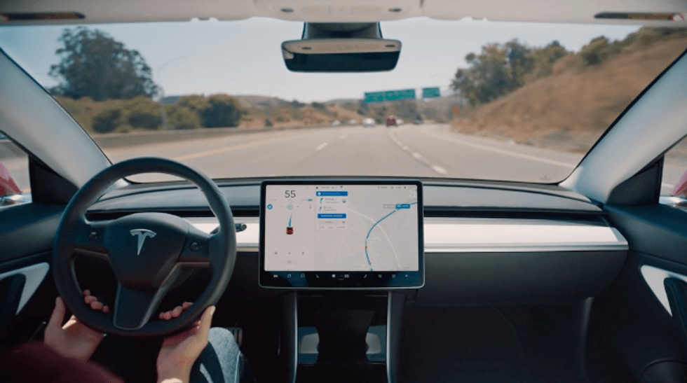 Tesla Autopilot is being taught to handle roundabouts and more - Gearbrain