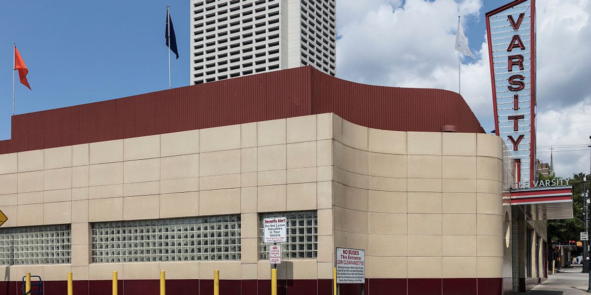 10 fun facts about The Varsity, world's largest drive-in restaurant ...