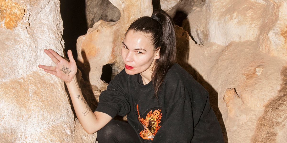 Aïsha Devi Shares VR Video For 'DNA/Inner State of Alchemy' - PAPER ...