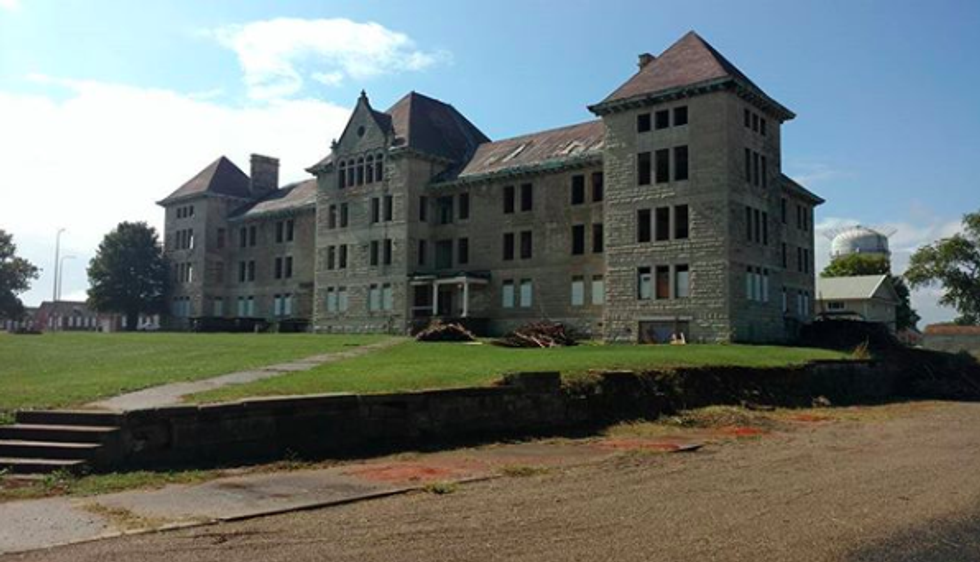 10 Lesser-Known Illinois Haunts