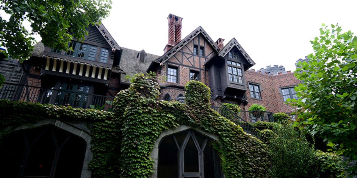 See the Georgia mansion featured in creepy Netflix hit 'Haunting of ...