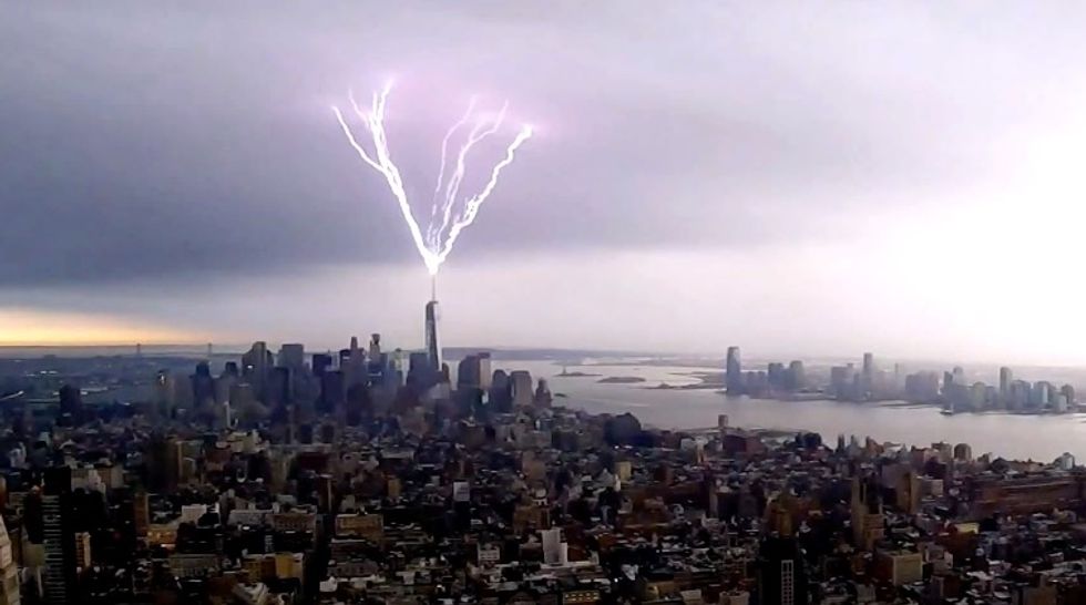 Incredible Video Captures Multiple Bolts of Lightning Strike One World ...