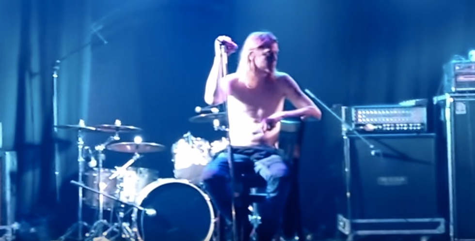 Puddle of Mudd Lead Singer in 'Shambles' During Live Show — Watch How ...