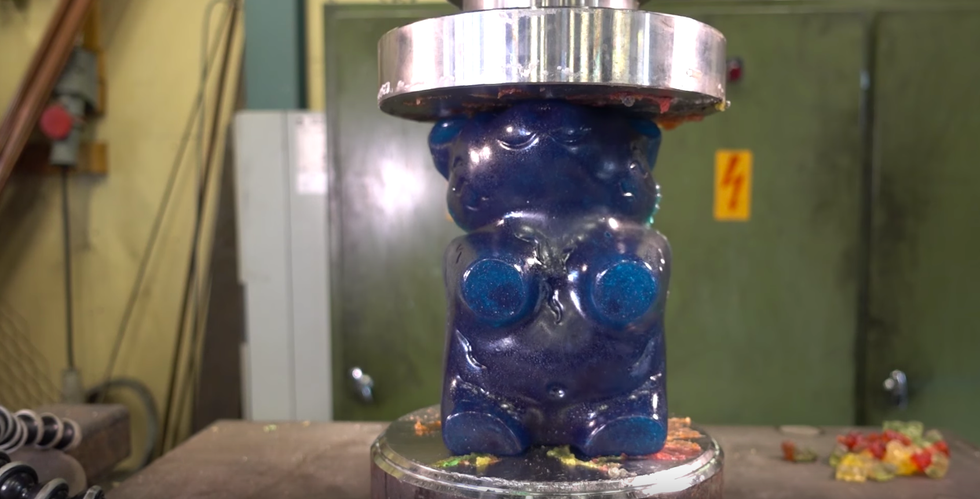 Crushing gummy bears with a hydraulic press' is oddly satisfying - TheBlaze