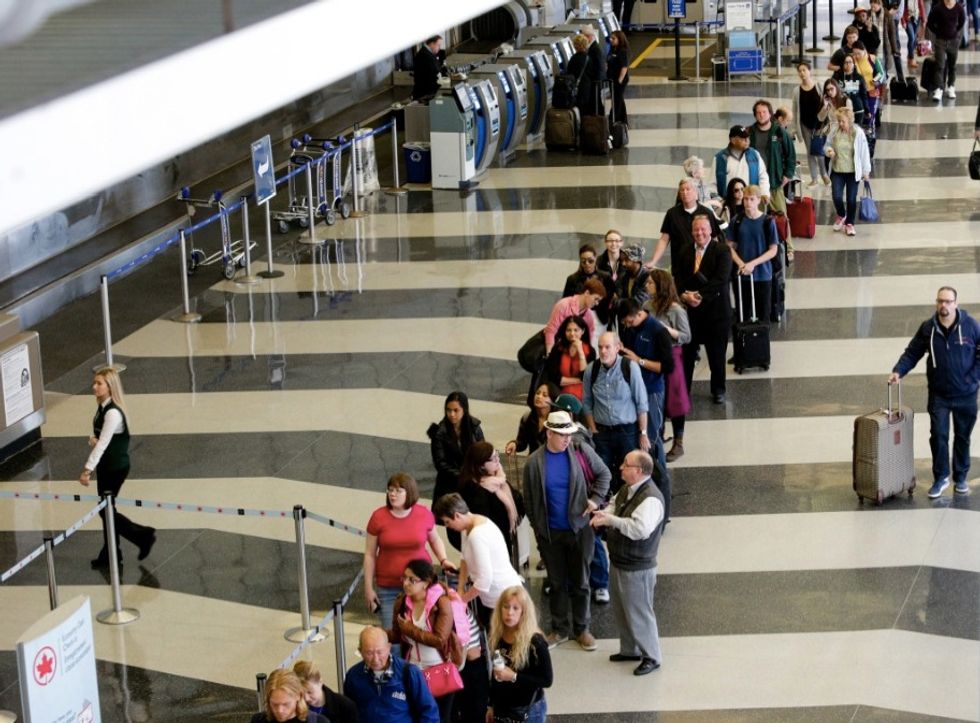 TSA Sends Dozens of Security Screeners to Chicago's O'Hare Airport to ...