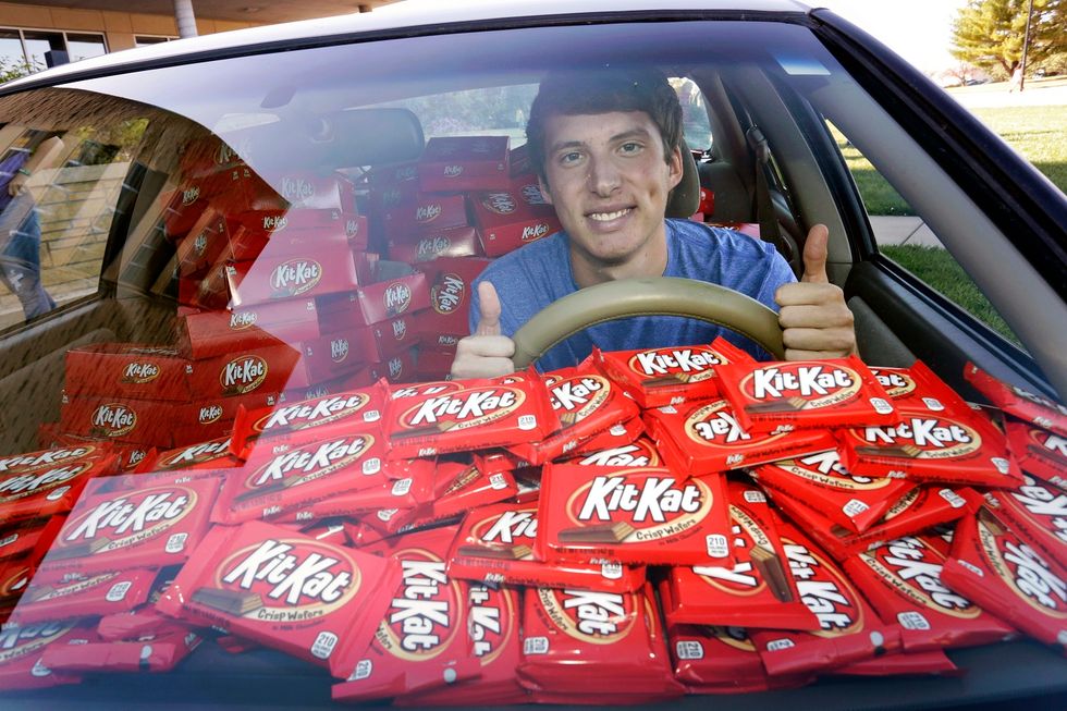 Kit-Kat responds to viral Halloween thief story in the most awesome way ...