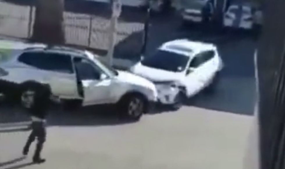 Unhinged women take their brawl to whole new level of insane — make ...