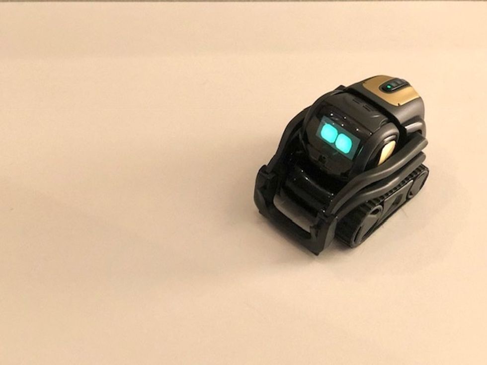 Anki Vector Review: This robot is a digital pet on wheels - Gearbrain
