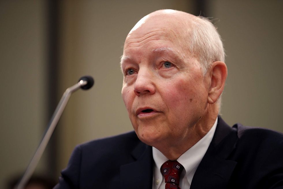 The personal info of 100k taxpayers may be compromised says IRS chief ...