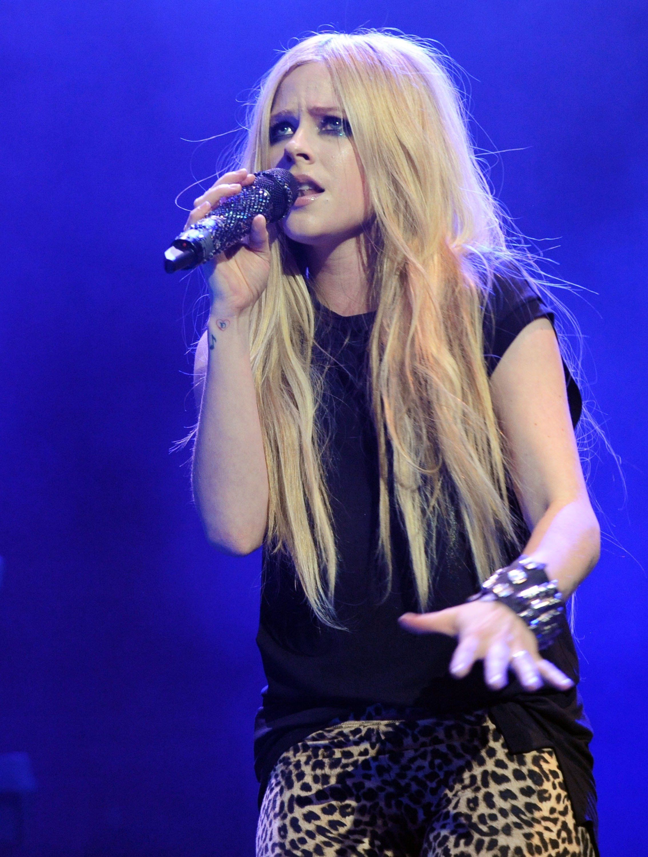 Did You Know Avril Lavigne Is a Christian Rock Artist Now? - PAPER Magazine