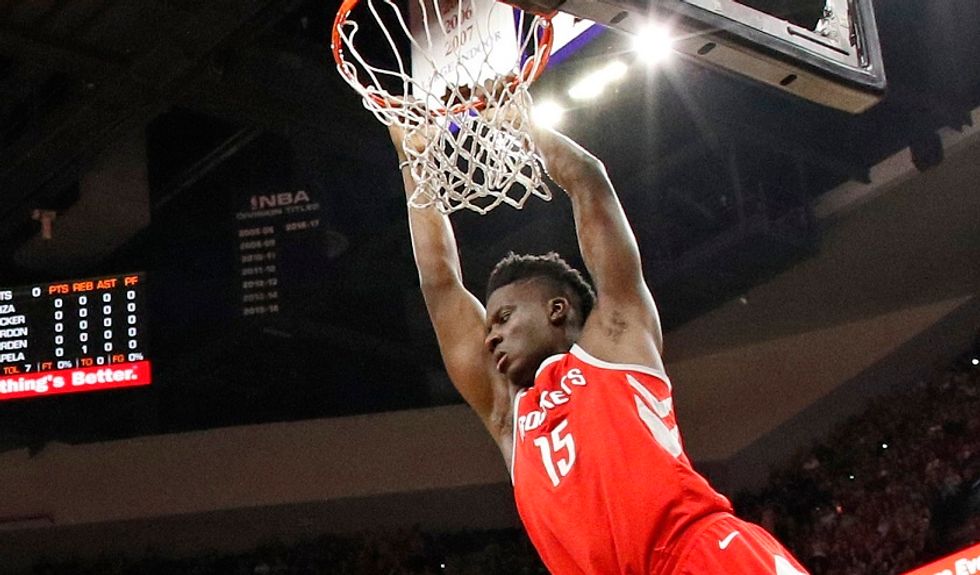 Clint Capela out 4-6 weeks with thumb injury - SportsMap