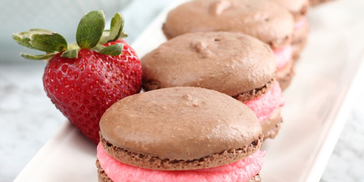Chocolate Strawberry Macarons - My Recipe Magic