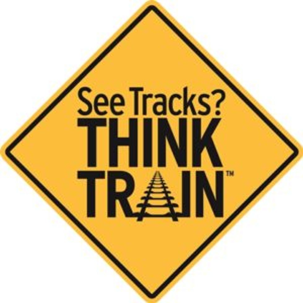 Use Safety Precautions When Approaching Railroad Crossings - Penske
